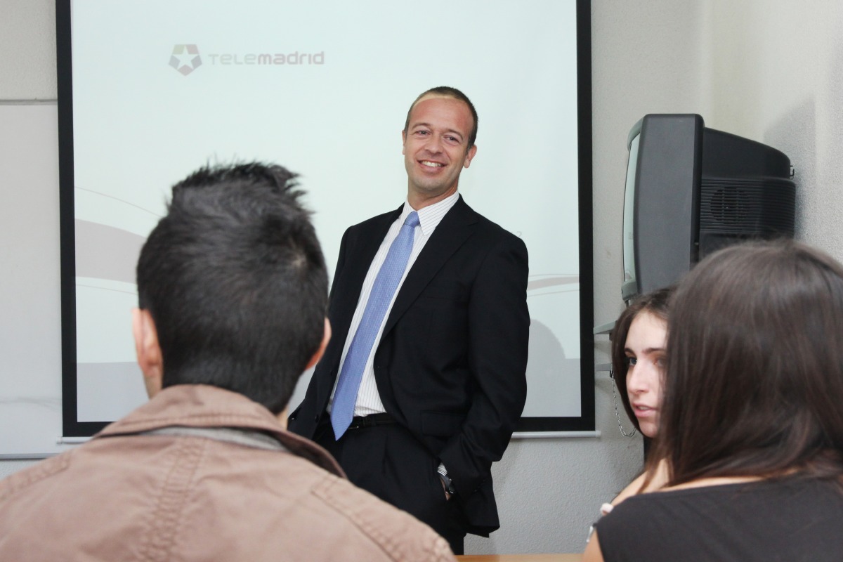 Javier Serrano explica cómo gestionar la comunicación corporativa en ...