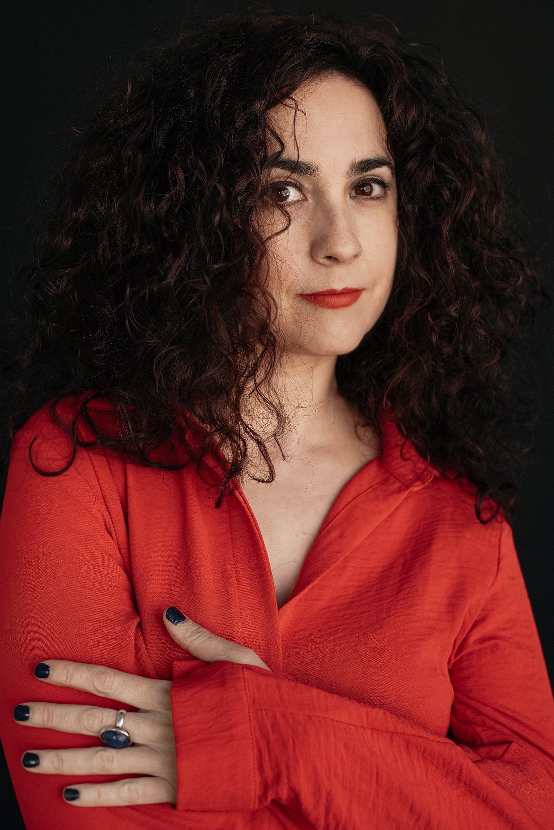 “En la escritura hay que perder el miedo a distorsionar la realidad ...