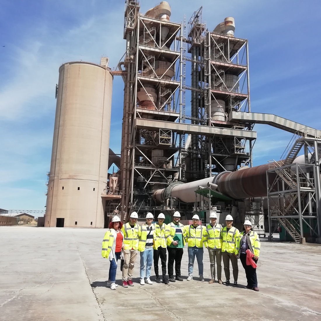 Visita a las instalaciones de la fábrica de El Alto de la empresa Cementos Portland Valderrivas ...