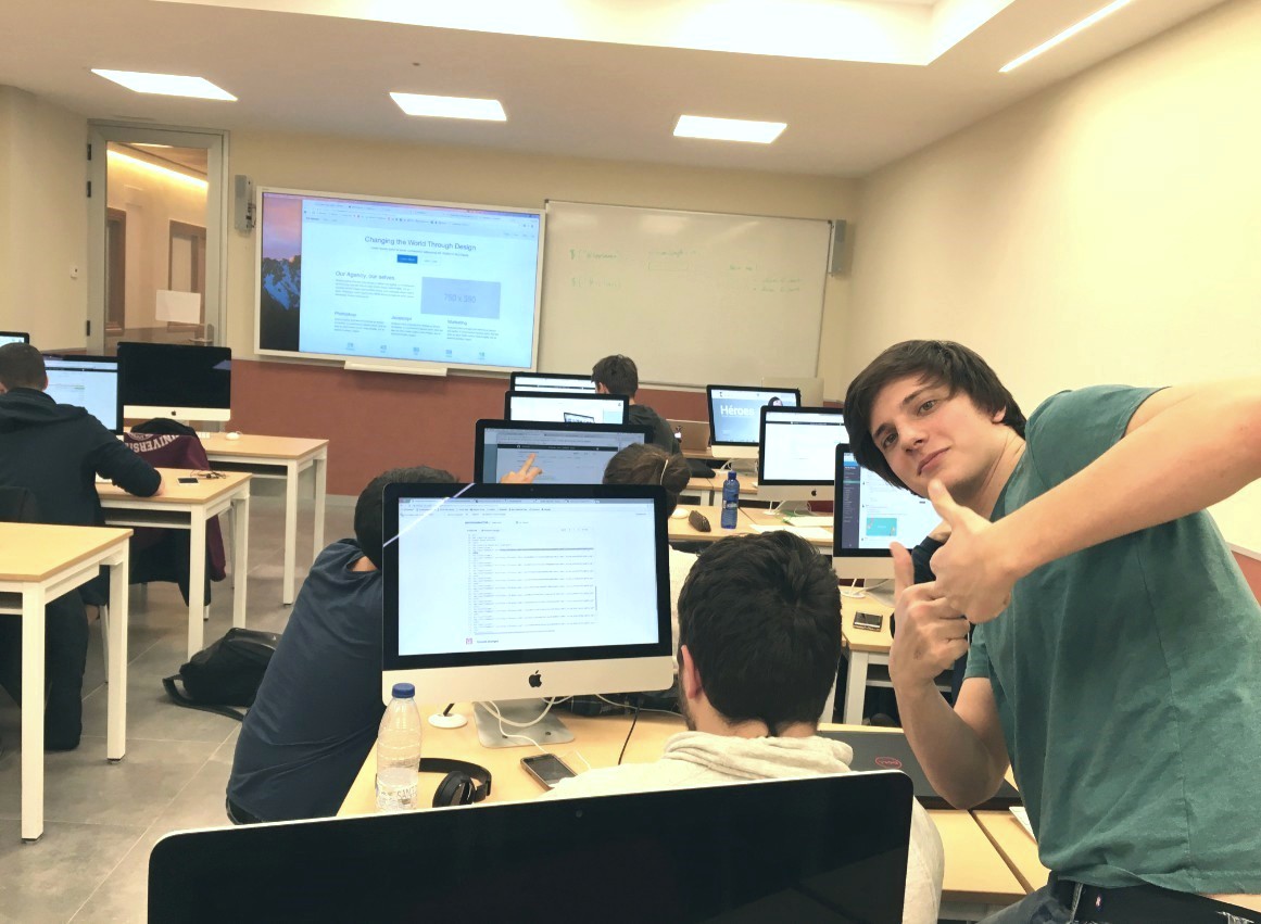 Los alumnos del Club de Informática participan en un taller de ...